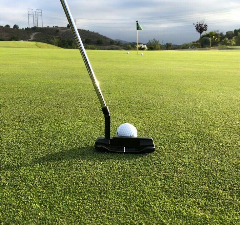 What Is A Putt In Golf? - The Golf Viking